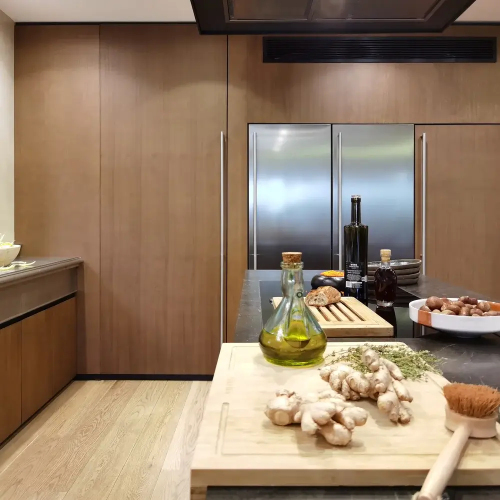 Large scale kitchen - Pascal Delmotte Interior Design